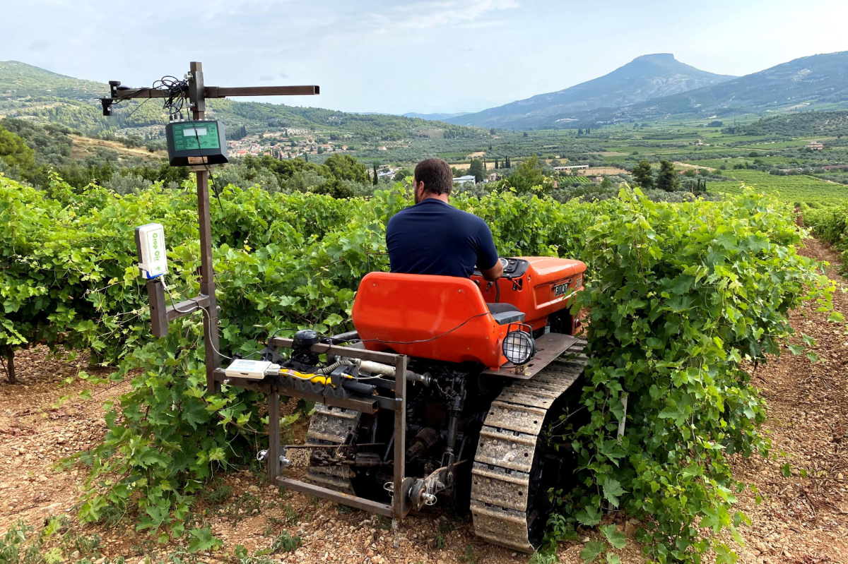 Bridging the Gap: Digitalising Smallholder Farms in Greece and the ...
